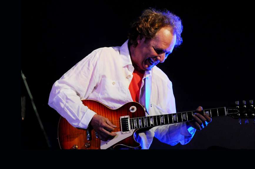 Lee Ritenour, UMI hingga RAN Akan Hadir di Java Jazz Festival 2025 ...